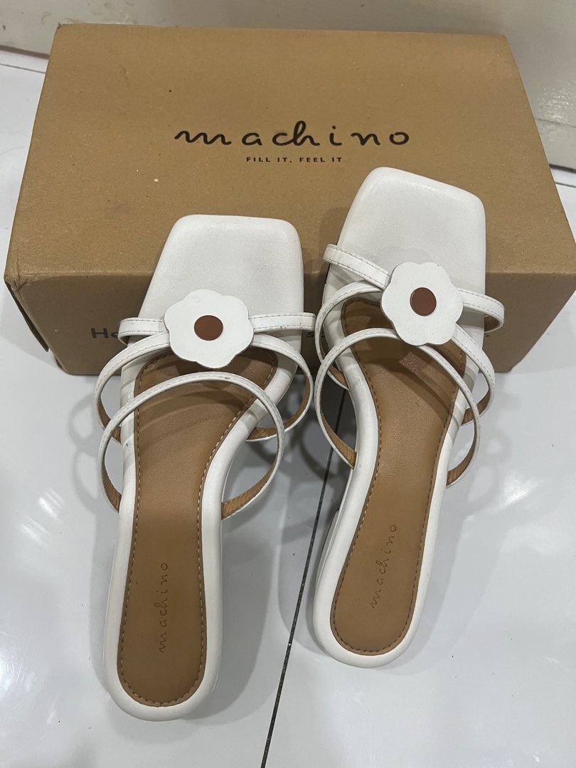 Machino hana white flat shoes sandal MAC 37, Women's Fashion, Footwear ...
