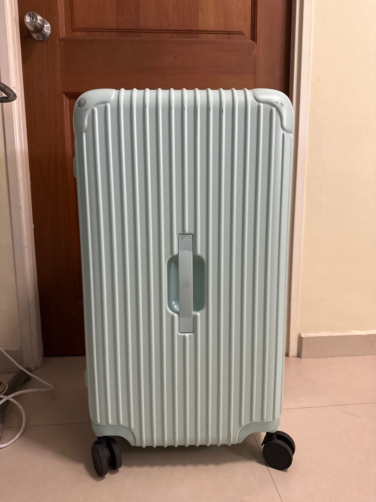 28” CeCe luggage, Hobbies & Toys, Travel, Luggage on Carousell