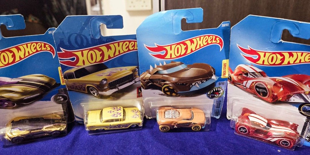 4 Hot Wheels ( 55 CHEVY - GROWLER - GAZELLA GT - CLOAK AND GAGGER ...