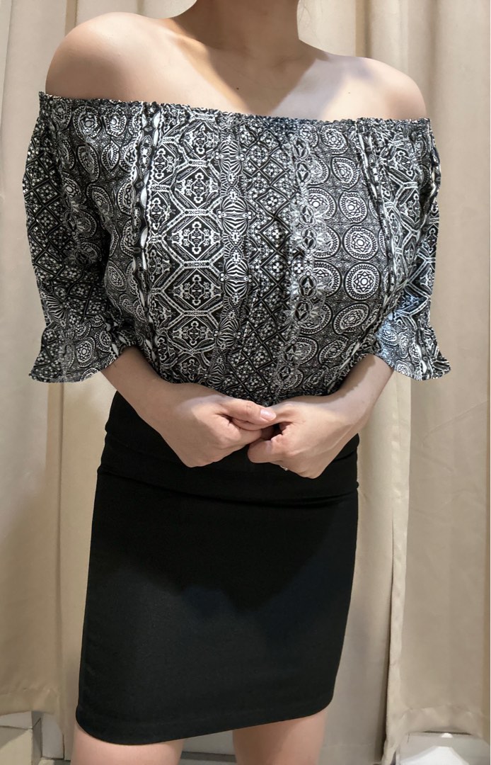 batik sabrina, Fesyen Wanita, Pakaian Wanita, Atasan di Carousell