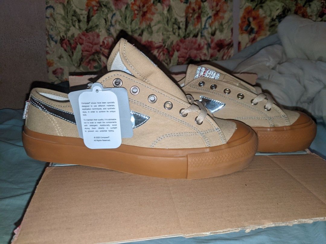 Compass Gazelle Low Silver Edition, Men's Fashion, Footwear, Casual ...