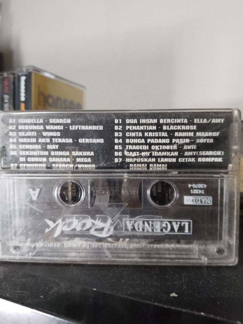 Kaset Legenda Rock, Hobbies & Toys, Music & Media, CDs & DVDs on Carousell