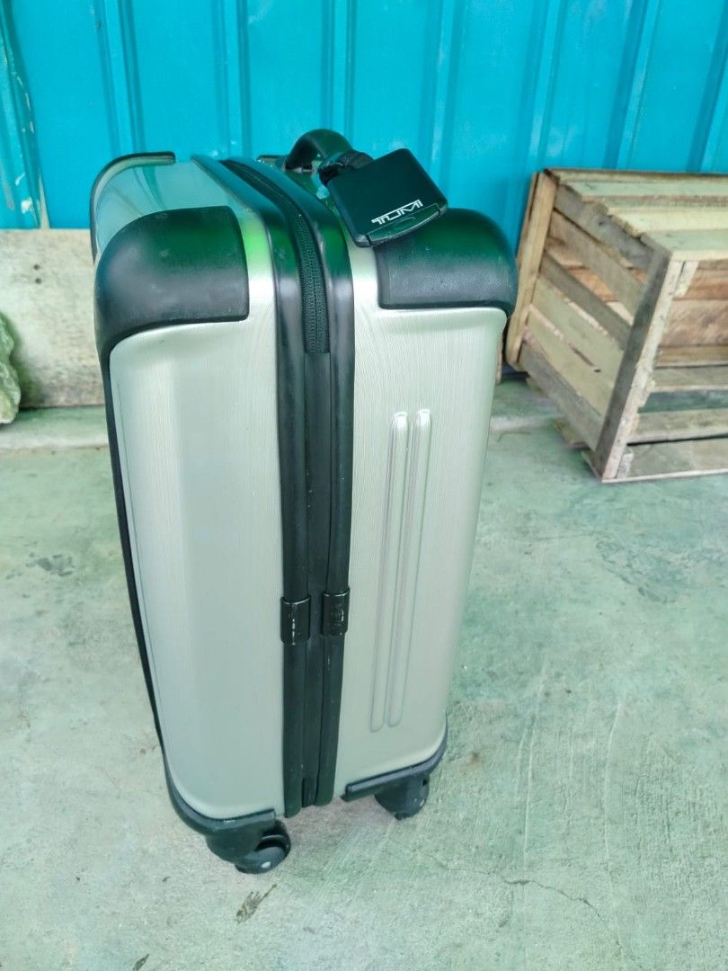 Koper tumi size cabin, Barang Mewah, Tas & Dompet di Carousell