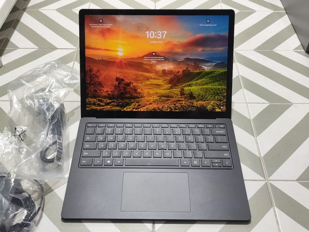 Microsoft Surface Laptop touch screen,win11, office 2021, Computers ...