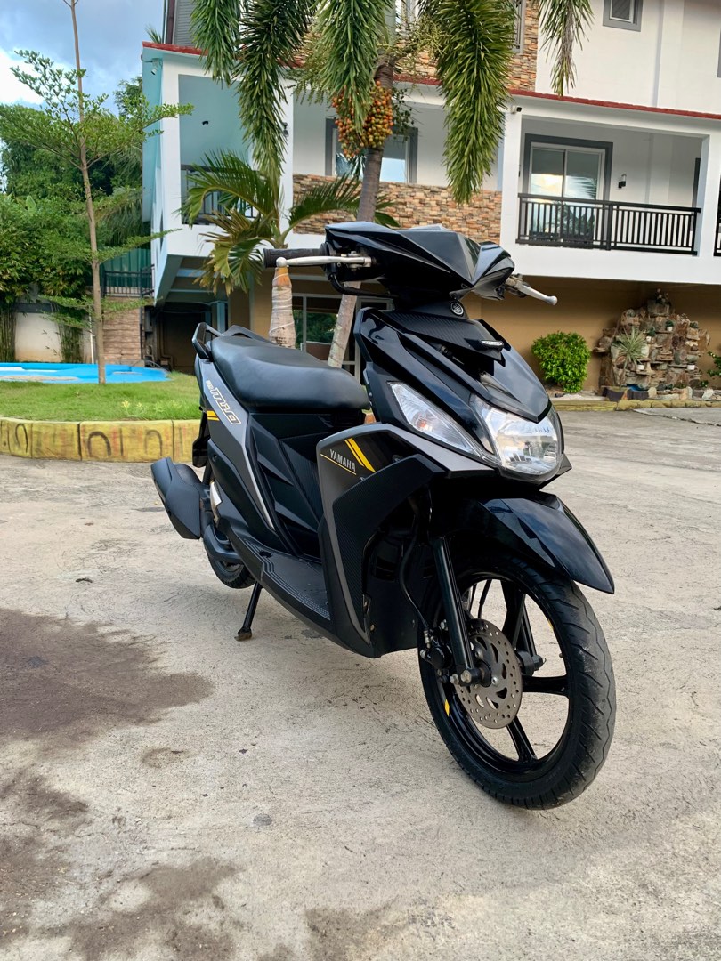 Mio i 125 gloss black 2023 model 5k odo complete original papers open ...