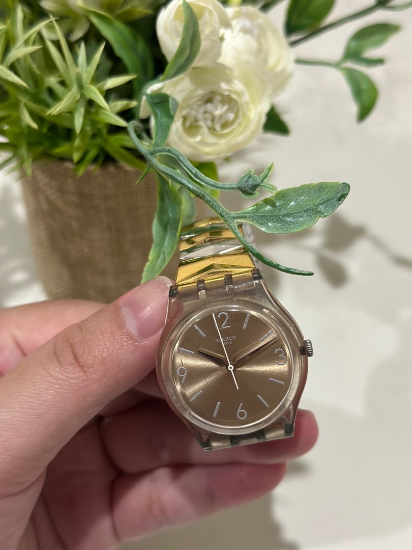 Swatch gold silver, Fesyen Wanita, Jam Tangan di Carousell