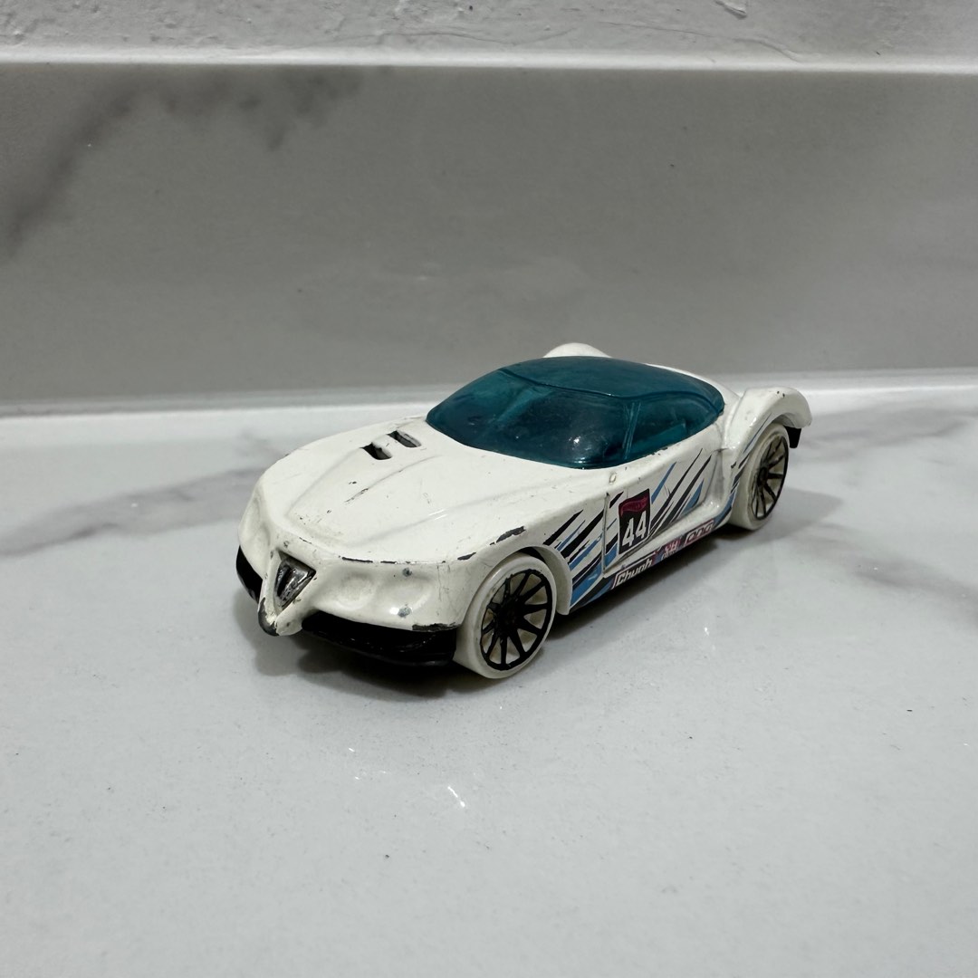 Vintage 2013 Hotwheels Golden Arrow, Hobbies & Toys, Collectibles & Memorabilia, Vintage ...