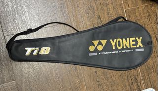 YY YONEX (Ti3) Titanium Mesh 羽毛球拍 (有花) 沒有拍套 (新舊請看圖), 運動產品, 運動與體育, 運動與體育 ...