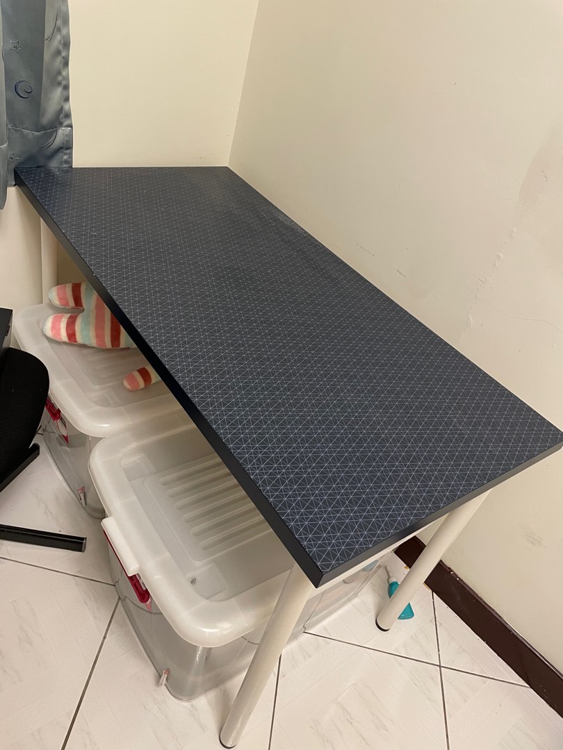 二手 IKEA 120公分 深藍色花紋書桌, 家具及居家用品, 家具, 桌子在旋轉拍賣