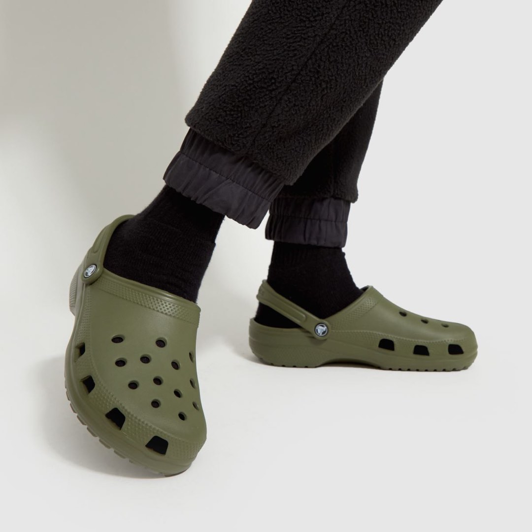 CROCS CLASSIC CLOGS ARMY GREEN, Men's Fashion, Footwear, Flipflops and ...