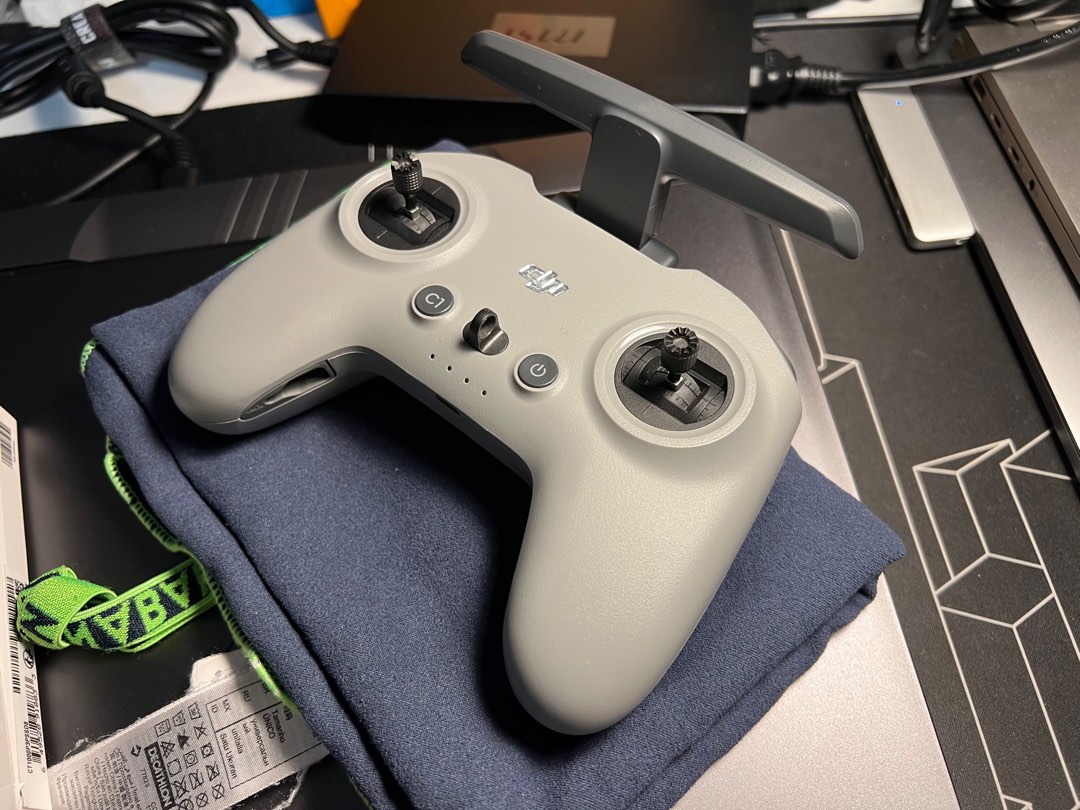 DJI FPV Controller 2, 攝影器材, 航拍 - Carousell