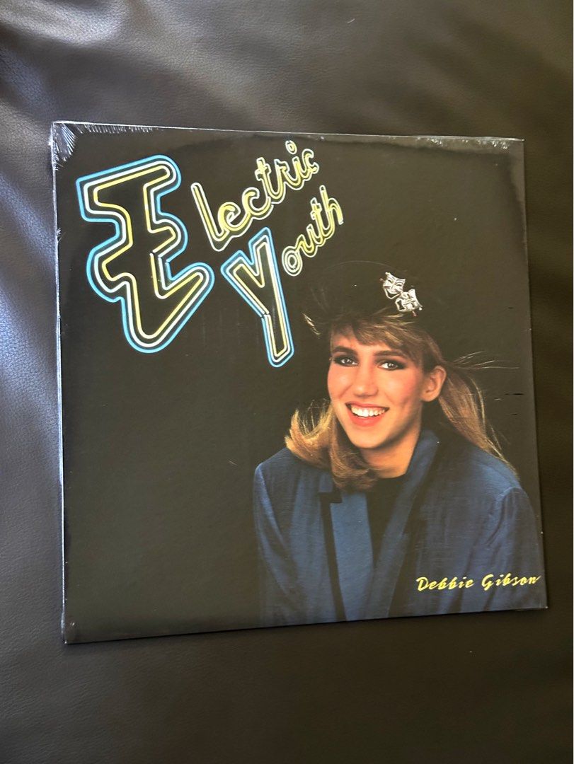 Exclusive & limited edition colored vinyl albums of Gloria Estefan ...