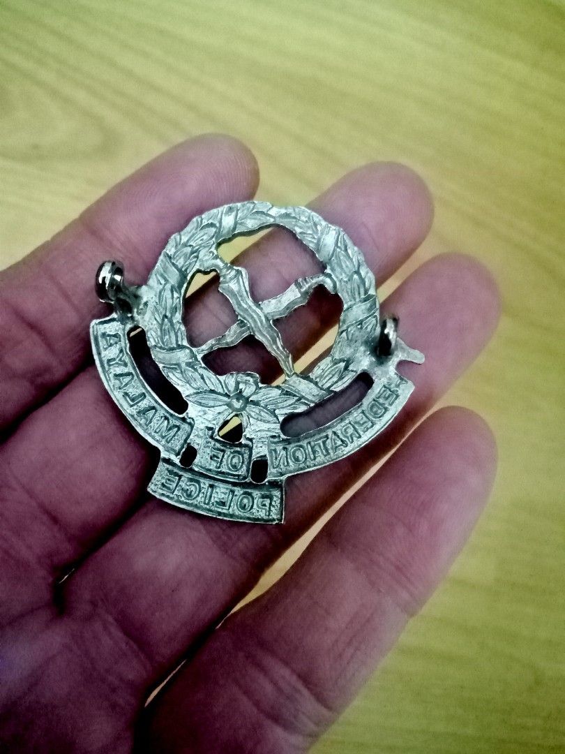 Federation Of Malaya Police Cap Badge, Hobbies & Toys, Collectibles ...