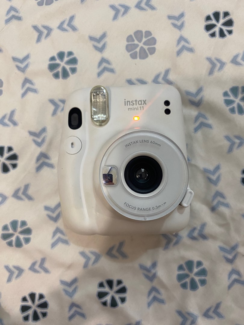 FUJIFILM INSTA X MINI 11 WHITE, Photography, Cameras on Carousell