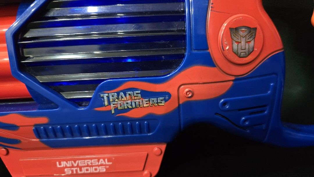 Hasbro Universal Studios Transformers Optimus Prime Blaster Vanquish ...