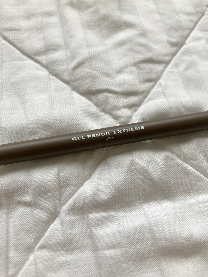 Issy and Co - Gel Pencil Extreme in Diva, Beauty & Personal Care, Face ...