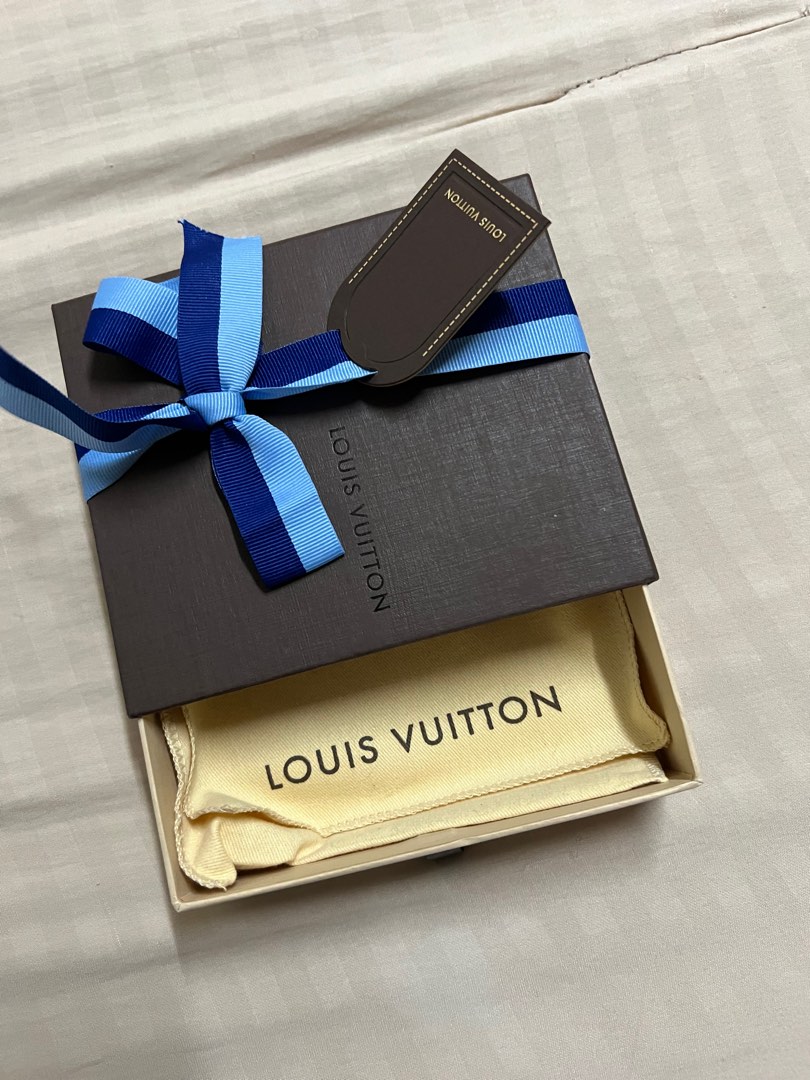 Louis Vuitton Wallet Box, Luxury, Bags & Wallets on Carousell