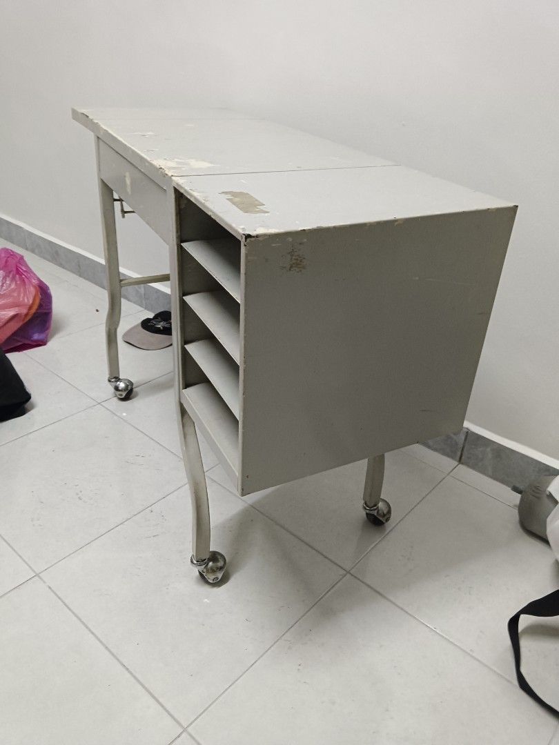 Meja lama vintage meja besi opis 80an, Furniture & Home Living ...