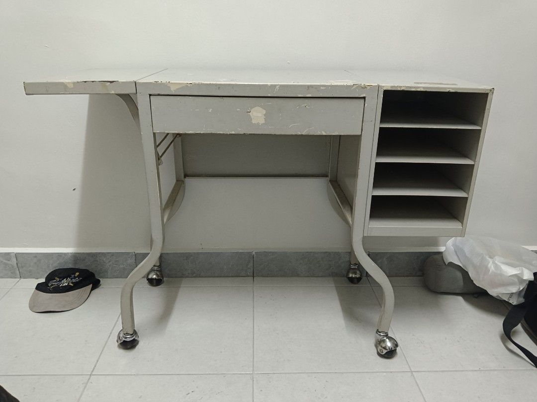 Meja lama vintage meja besi opis 80an, Furniture & Home Living ...