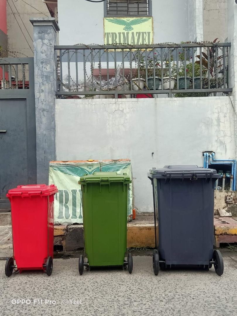 ROLLING TRASH BIN, Furniture & Home Living, Cleaning & Homecare ...