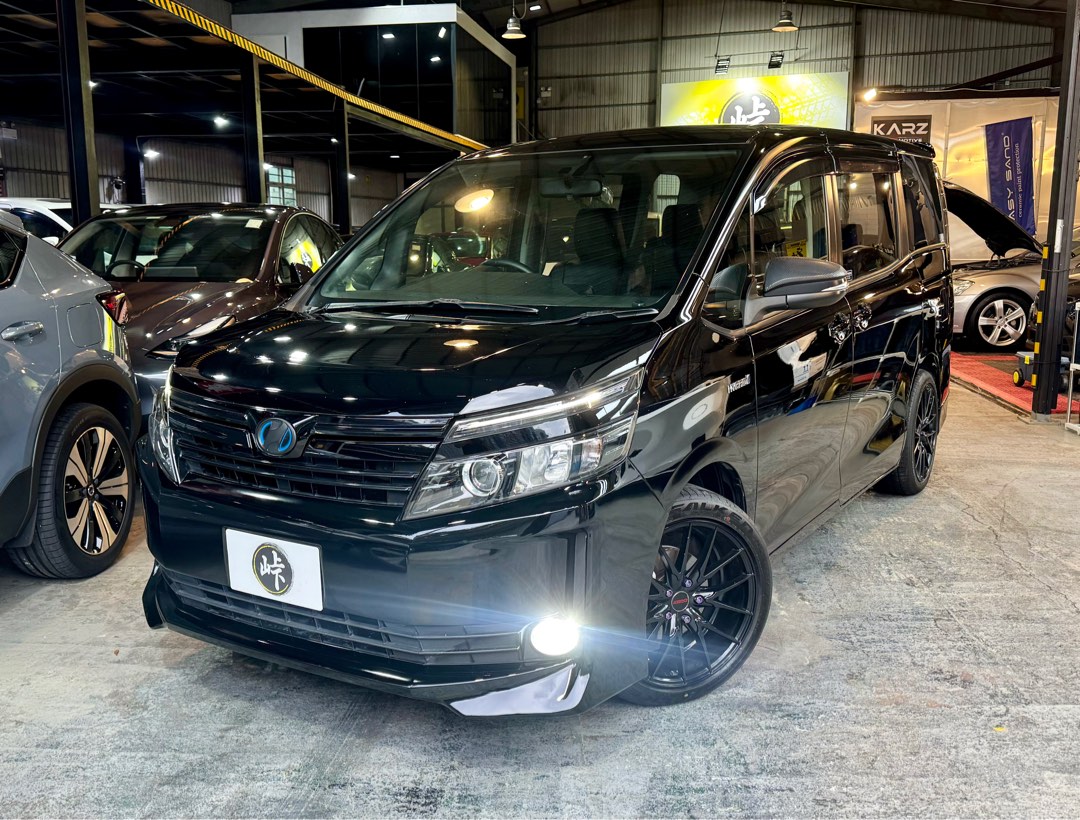 Toyota Voxy 1.8 Hybrid (A), 車 , 車輛放售 - Carousell