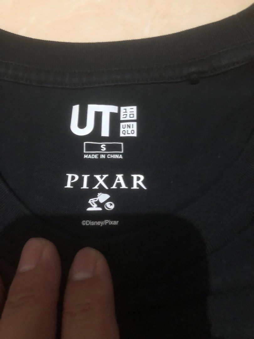 Uniqlo UT x Disney Pixar Kaos hitam Uniqlo spell Pixar gaya Toy Story ...