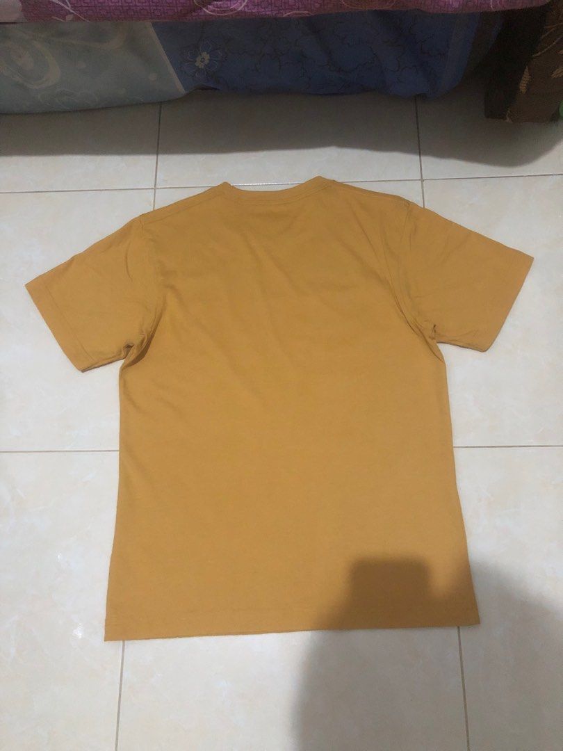 Uniqlo UT x Kimetsu no Yaiba Demon Slayer Kaos kuning mustard Uniqlo ...