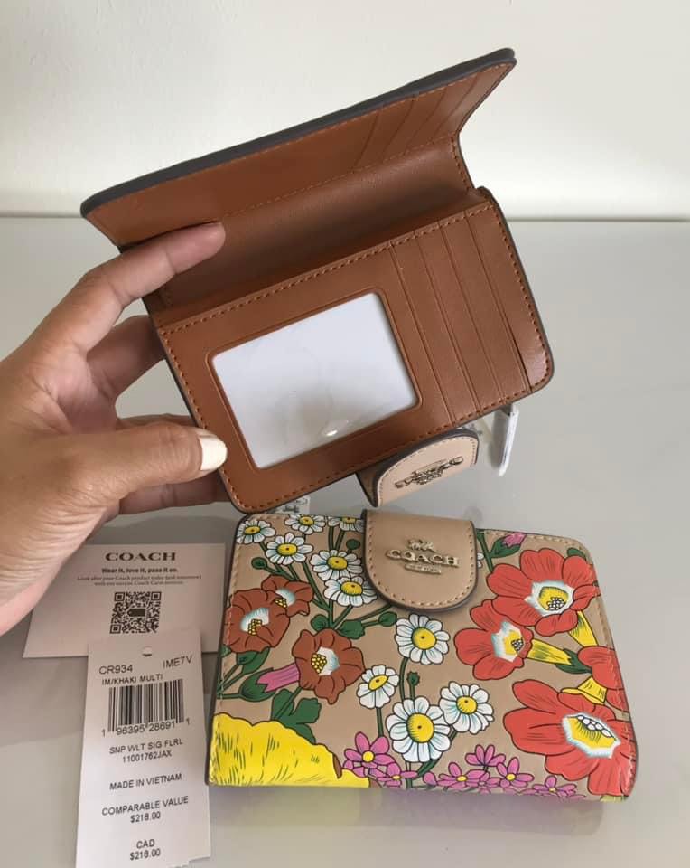 Coach RND Corner Zip Wallet Floral Design, Women's Fashion, Bags ...