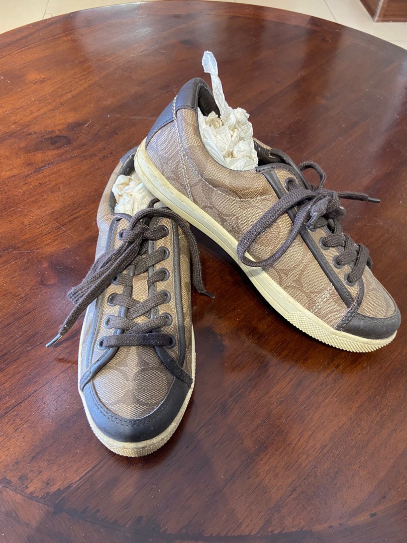 coach signature sneaker, Fesyen Wanita, Sepatu di Carousell