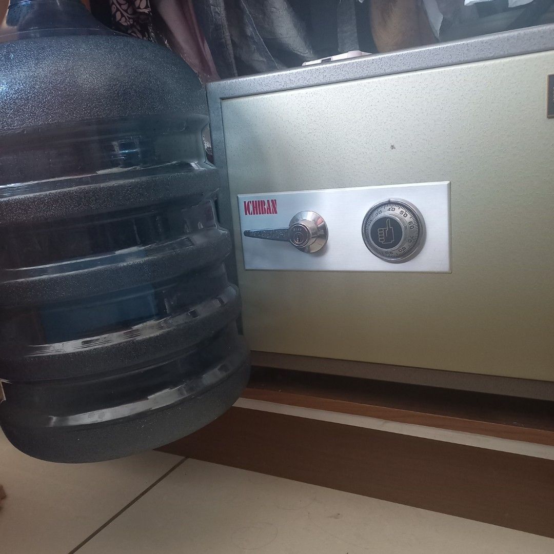 ICHIBAN Brankas ( lemari besi ), Perabotan Rumah di Carousell