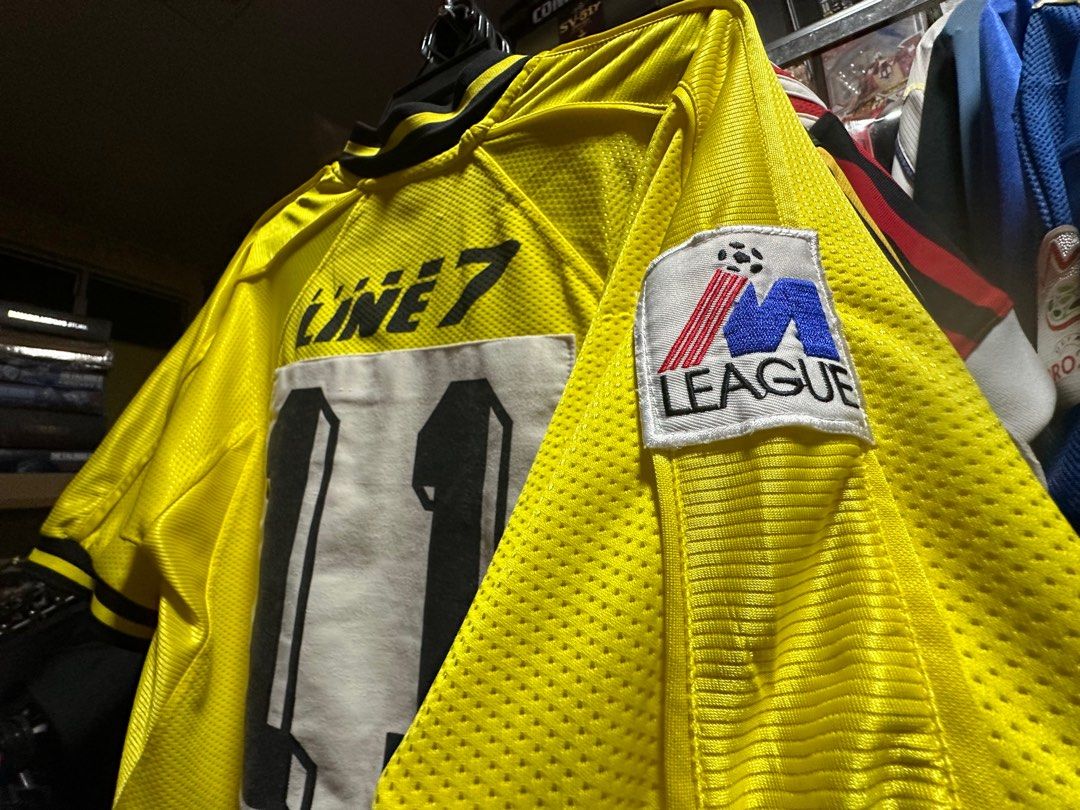 Jersey Perak Vintage Dunhill rare XL, Men's Fashion, Activewear on ...