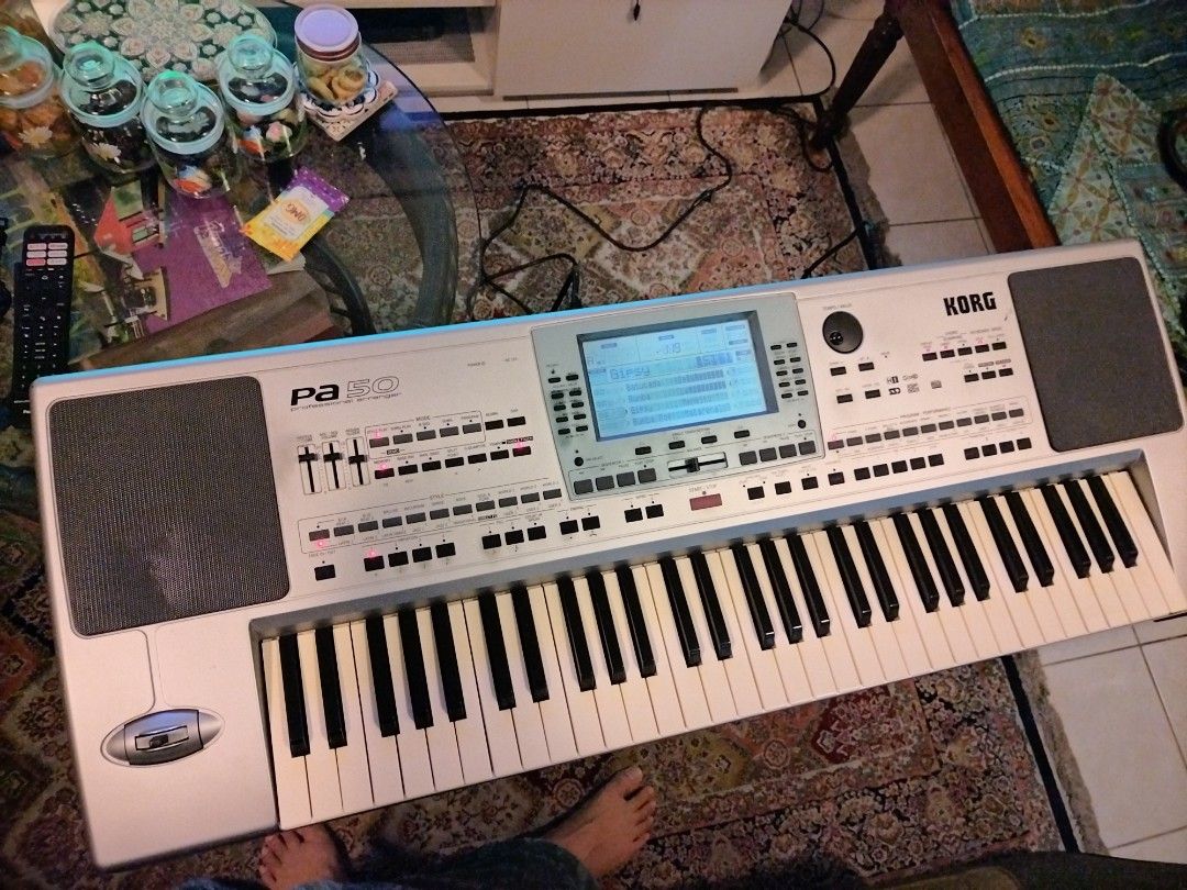Korg pa50 Arranger, Hobbies & Toys, Music & Media, Musical Instruments ...