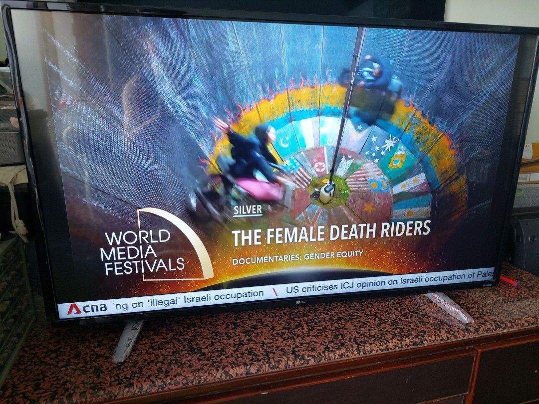 LG 49in Ultra Slim profile, (2015/16) 4K Ultra HD Smart Digital TV ...