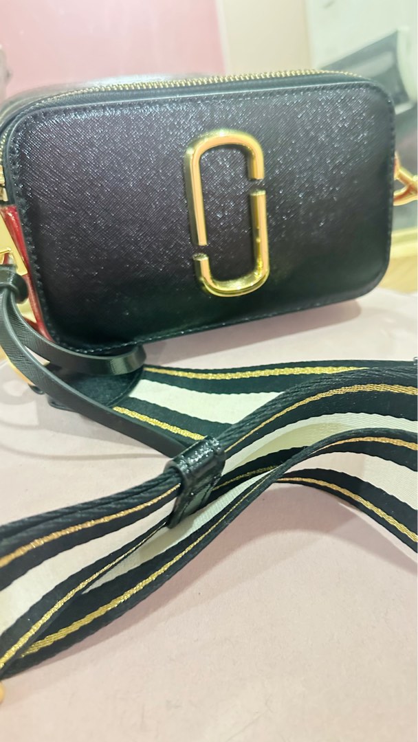 Mark Jacob’s Snapshot Crossbody camera bag (black/red) almost new ...