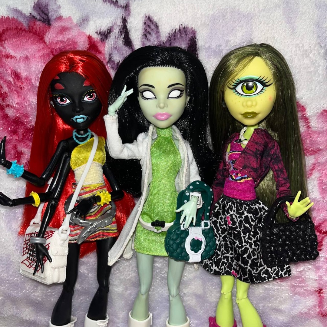 Monster High - I Heart/Love Fashion Wydowna Spider & Iris Clops Dolls ...