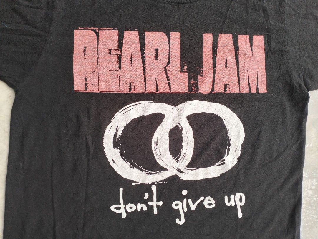 Pearl jam band t, Men's Fashion, Activewear on Carousell