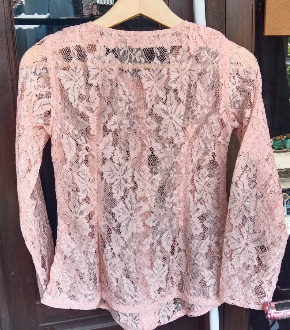 [PRELOVED] Kebaya Burkat, Barang Yang Dicari di Carousell