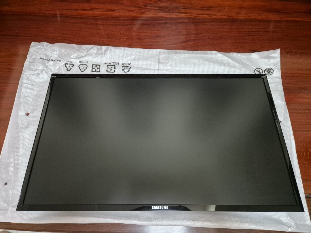 Samsung 27 inch monitor. 2018 model. S27F350FH, Computers & Tech, Parts ...