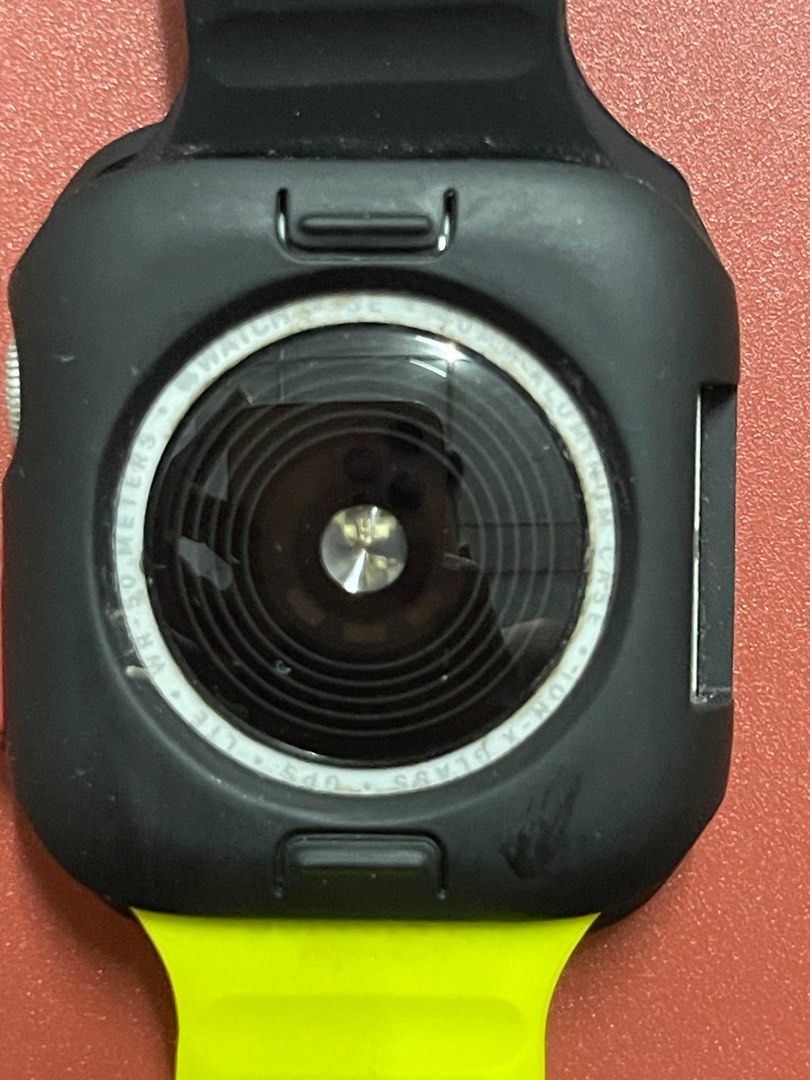 Smartwatch se apple, Luxury, Watches on Carousell