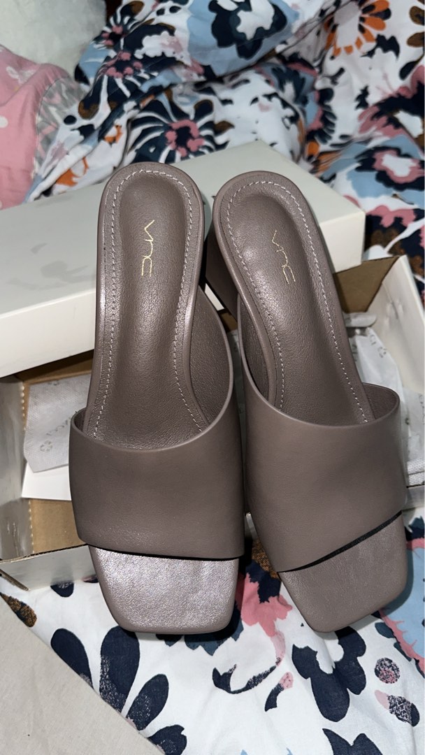 vinci heels, Women's Fashion, Footwear, Heels on Carousell