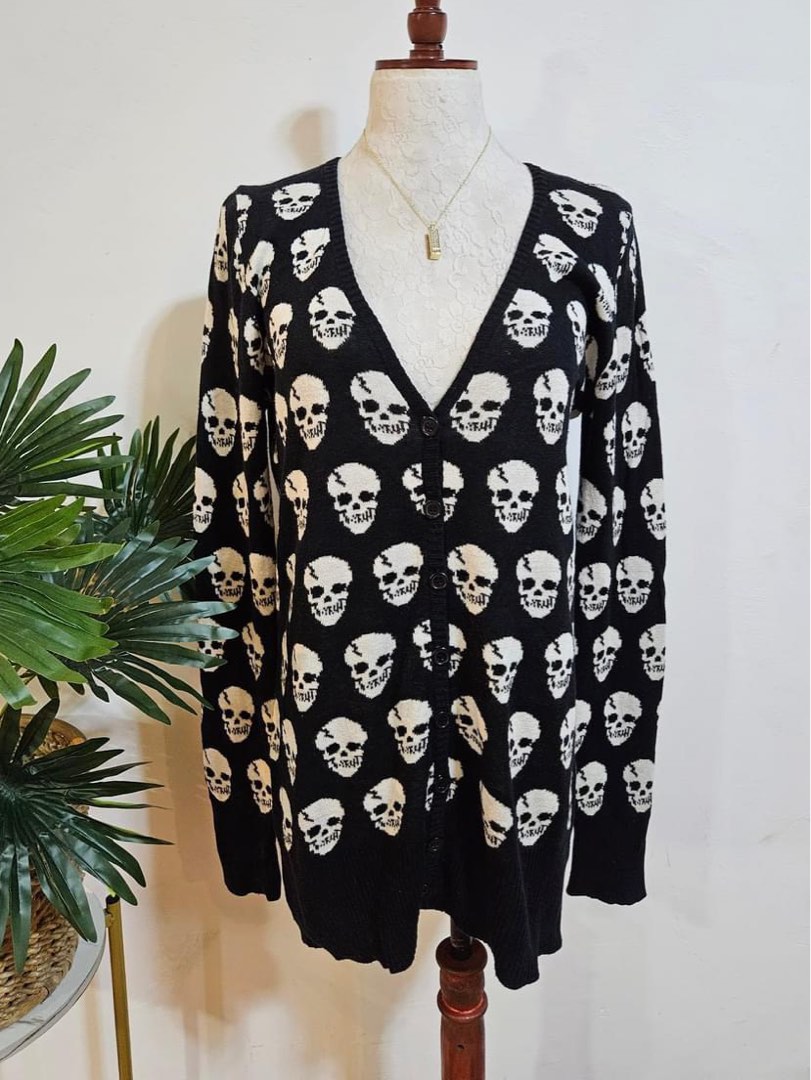 Y2k gothic grunge alt acubi dark street aesthetic skull knitted button ...