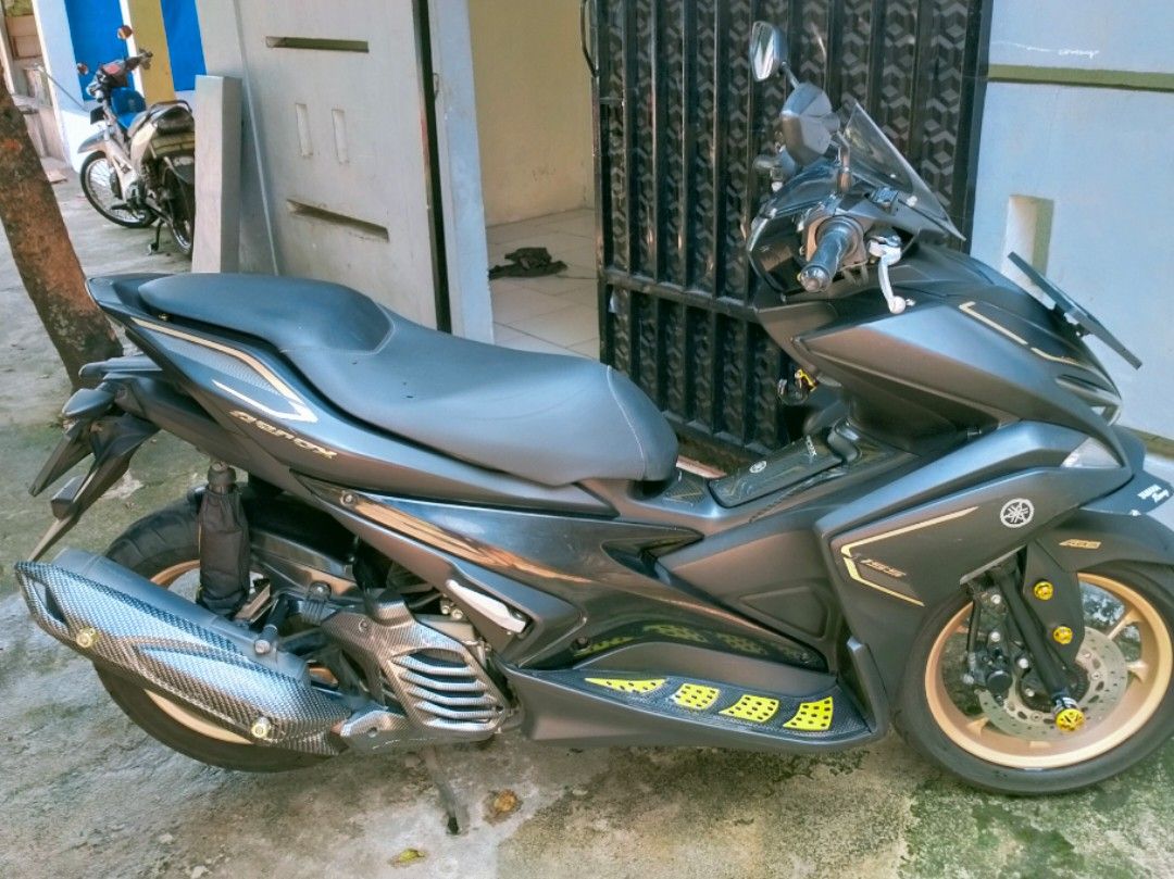 YAMAHA Aerox 155VVA type S Keyless Conected ABS Th 2019 BlackDoff Gold ...