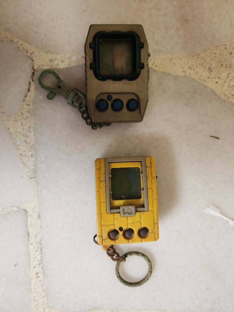 90s digimon device and other handheld games, Hobbies & Toys, Toys ...