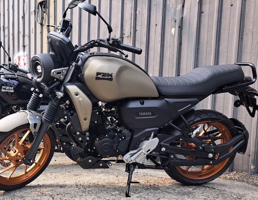 售 2024 YAMAHA FZX150 前後LED方向燈 前後ABS TCS, 機車, 新車在旋轉拍賣