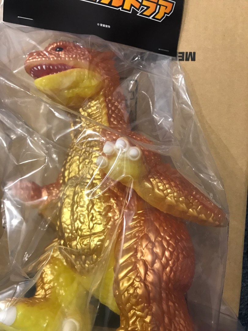 安樂安作 黃金龍王 sofubi, 興趣及遊戲, 玩具 & 遊戲類 - Carousell