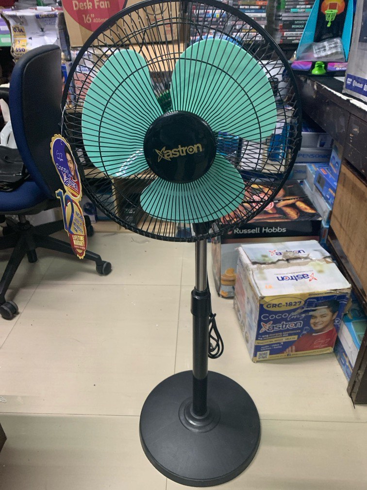 Astron 12" Velocity Fan ( with issue), Furniture & Home Living ...