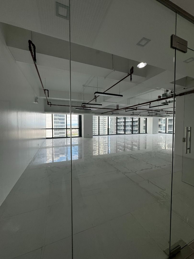 For Rent: Office spaces in Park Triangle Corporate Center, BGC, P1.6k ...