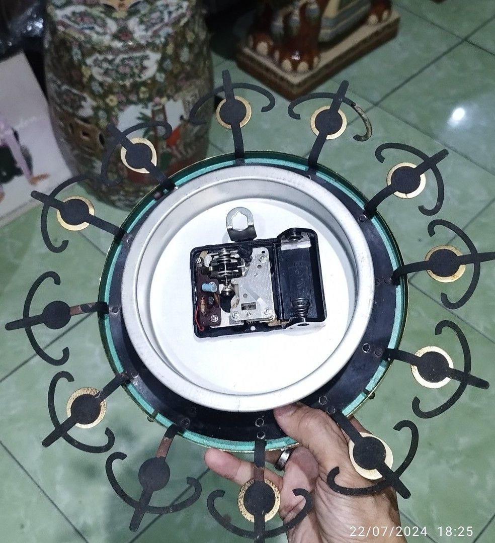 Jam dinding besi magnet transistor lawas jadul, Antik, Jam & Perhiasan ...