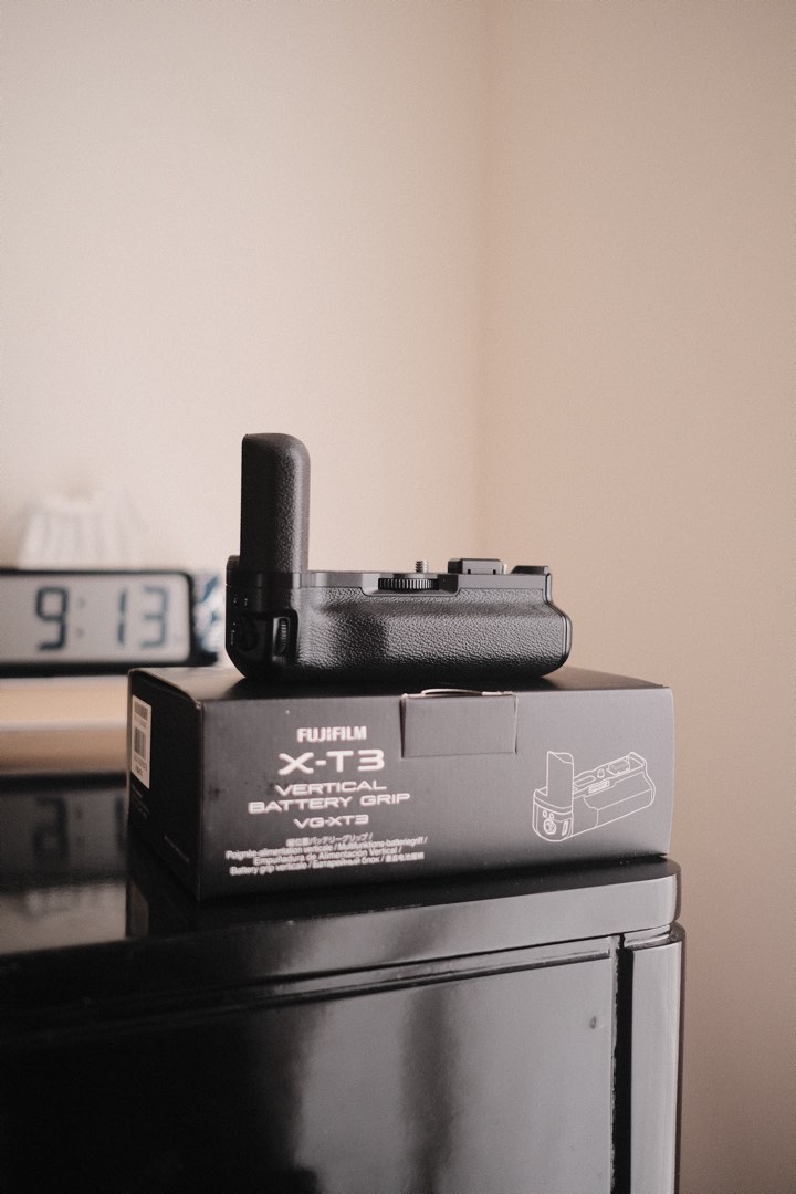 Like new Fujifilm X-T3 Vertical Battery Grip (VG-XT3 Vertical Battery Grip), Photography ...