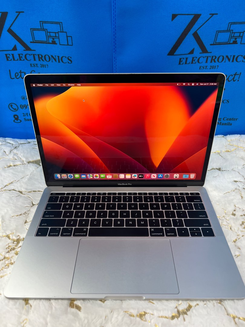 Macbook pro 13 inch non touchbar 2017 model 8gb ram 128gb ssd ...